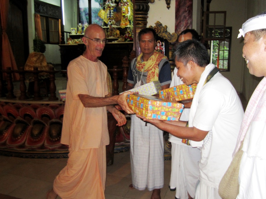 Annual Award in Indonesia for Marathon Book Distribution | ISKCON Book ...