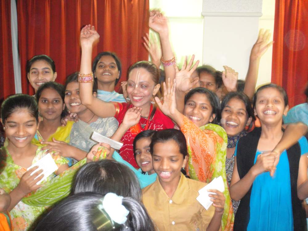 Chanting The Holy Name | ISKCON Book Distribution